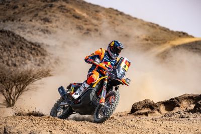 DANIEL SANDERS WINS STAGE ONE AT DAKAR 2025 | KTM